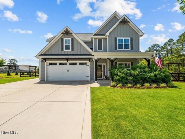 100 Amelia Dr, Carthage, NC 28327