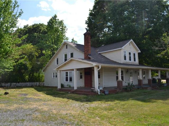 100 E Academy Street