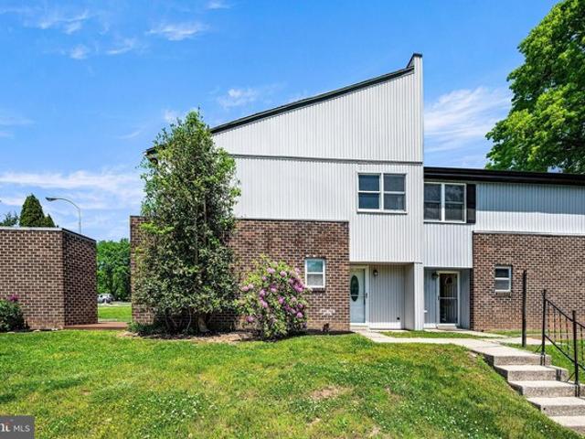 100 Argyll Ct, Downingtown, PA 19335