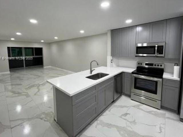 100 Ashbury Rd #301, Hollywood, FL 33024