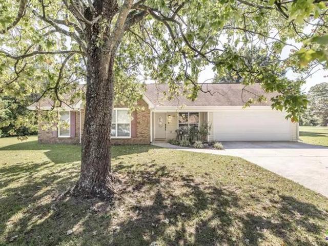 100 Ashlund Dr, Centerville, GA 31028