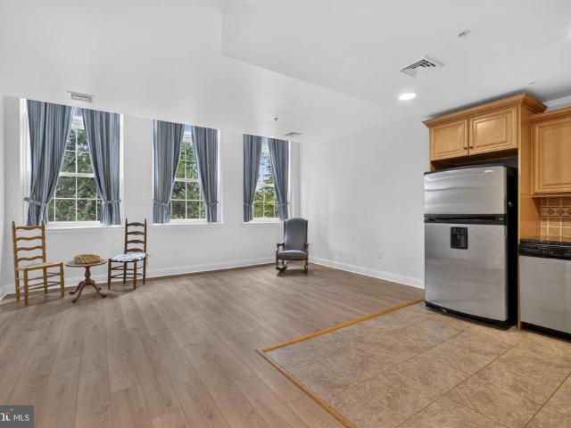 100 Aura Road # 208