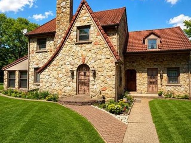 100 B St, Pittsburgh, PA 15235