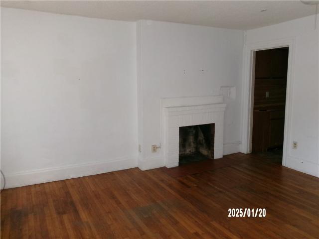 100 Bowen Street 1W