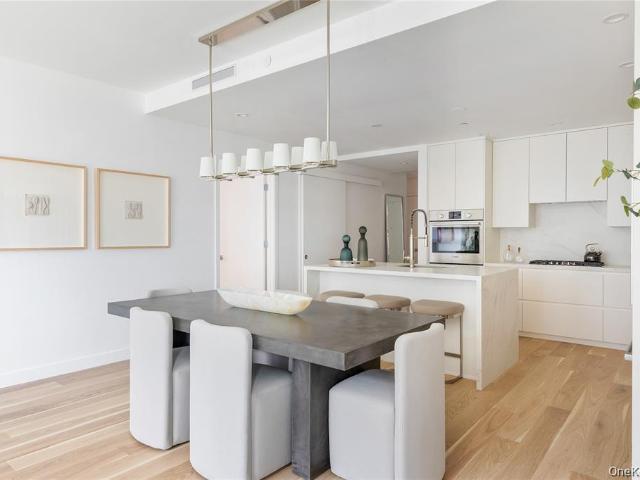 100 Boardwalk 805 A