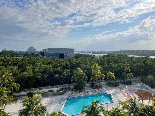 100 Bayview Dr #722, Sunny Isles Beach, FL 33160
