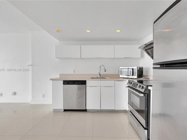 100 Bayview Dr, Unit 1002, Sunny Isles Beach, FL 33160 | MLS #A12003