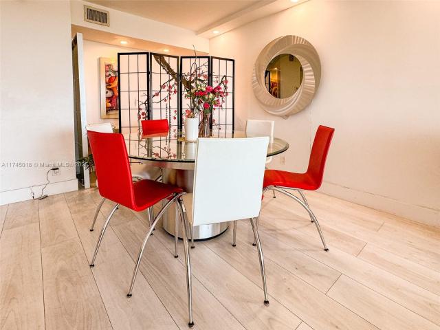 100 Bayview Dr, Unit 721, Sunny Isles Beach, FL 33160 | MLS #A11745