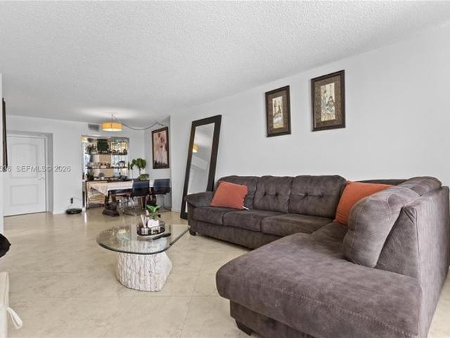 100 Bayview Dr Apt 307, Sunny Isles Beach, FL 33160