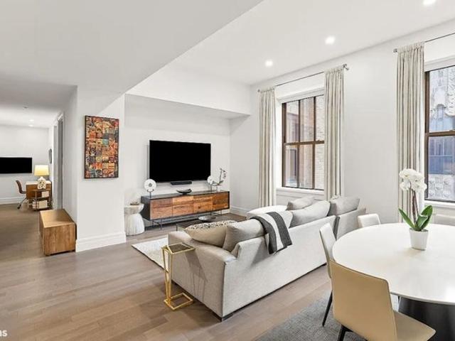 100 Barclay St Apt 17J, Manhattan, NY 10007