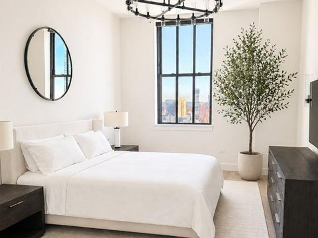 100 Barclay St Apt 30B, New York, NY 10007