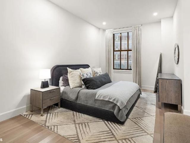 100 Barclay Street, Unit 17J