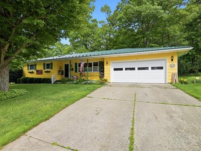 100 Beech Dr, Franklin, PA 16323