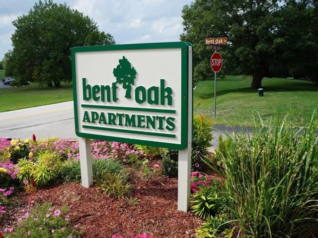 100 Bent Oak Dr, Lake Saint Louis, MO 63367