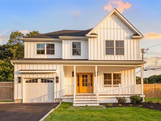 100 Bieselin Rd, Bellport village, NY 11713