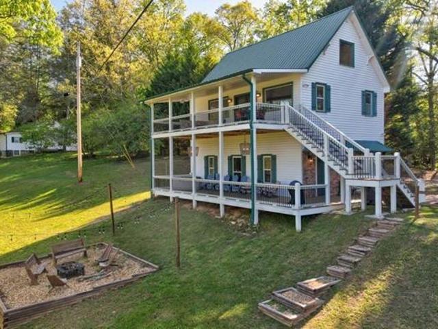 100 Blueberry Ln, Blue Ridge, GA 30513