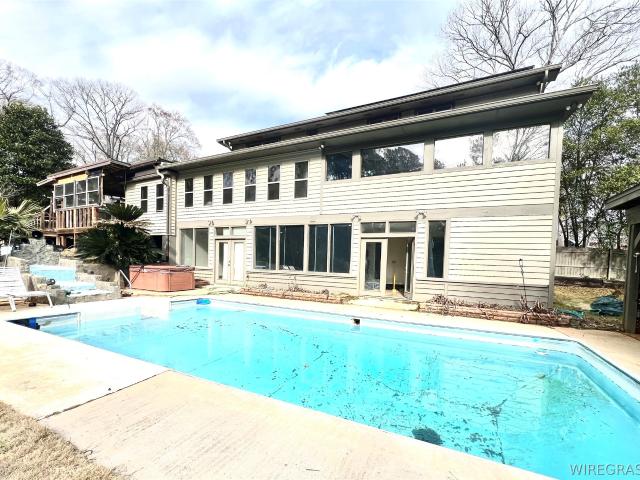 100 Brentwood Place