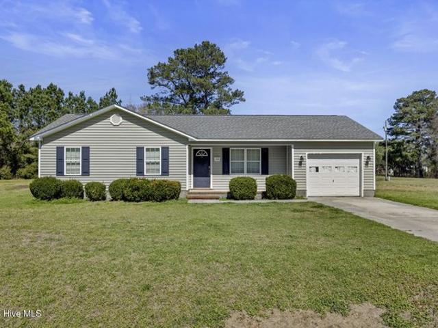 100 Burrell Ln, Richlands, NC 28574