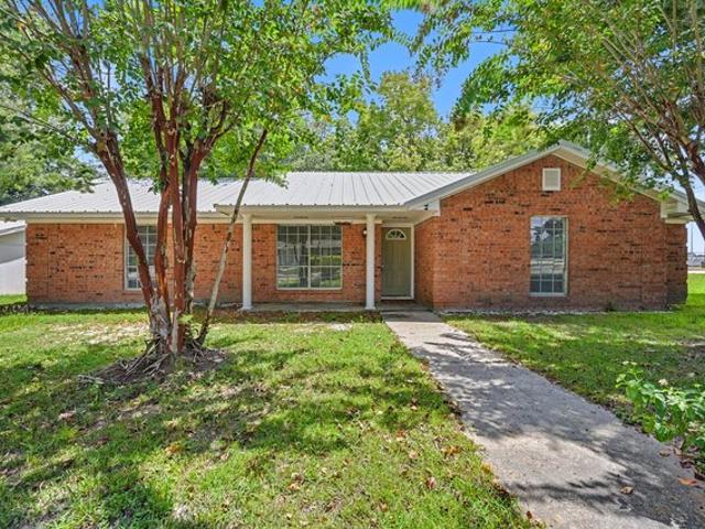 100 Bybee St, Willis, TX 77378