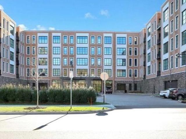 100 Garvies Point Rd #1040, Glen Cove, NY 11542