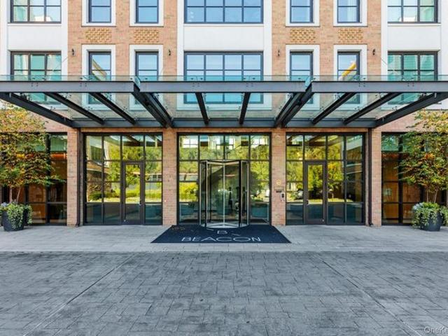 100 Garvies Point Rd Unit 1009, Glen Cove, NY 11542