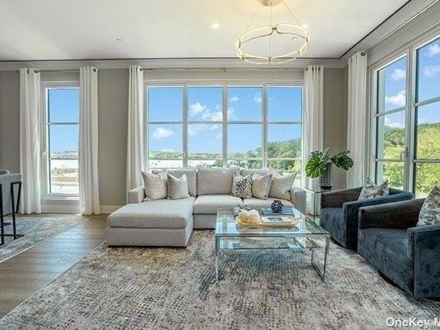 100 Garvies Point Rd Unit 1024, Glen Cove, NY 11542