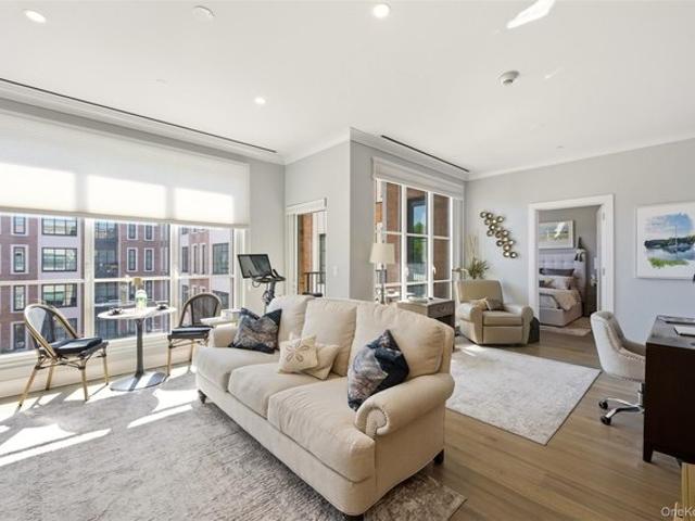 100 Garvies Point Rd Unit 1212, Glen Cove, NY 11542