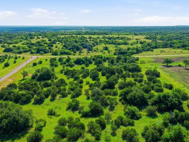 100 Gilmore Ct, Lipan, TX 76462