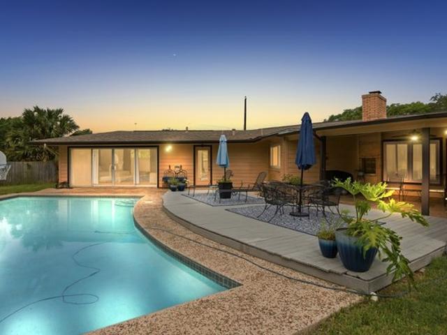 100 Glentower Dr, Castle Hills, TX 78213
