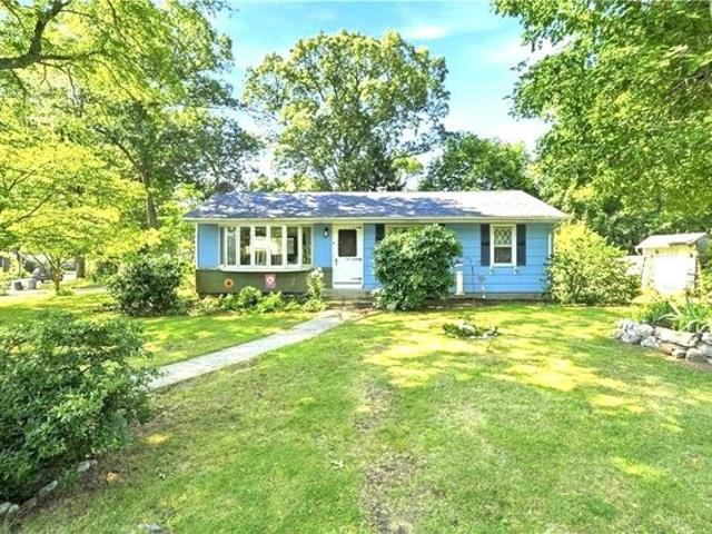 100 Granite St, Warwick, RI 02886