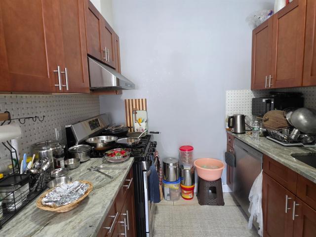 100 Griffith St # 1R