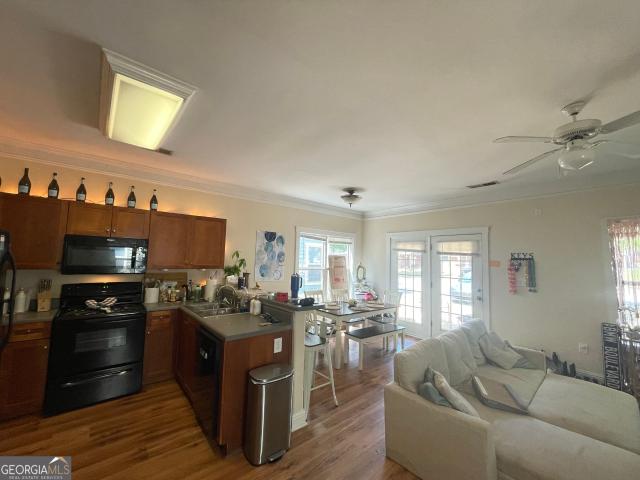 100 Davis Street 11