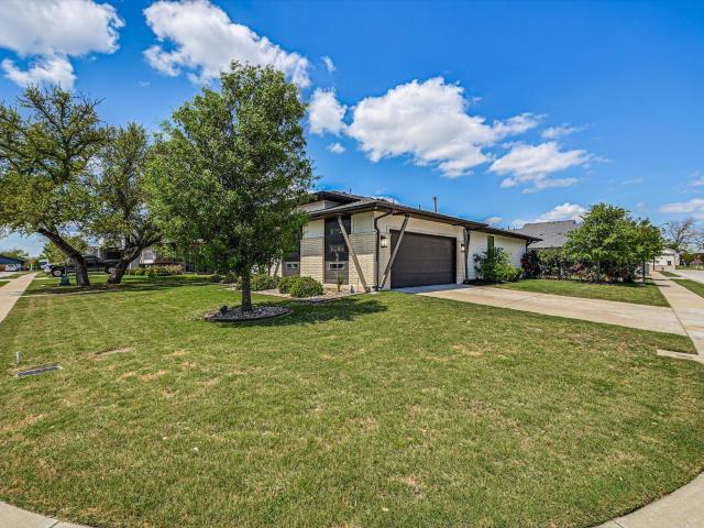 100 Dax Dr