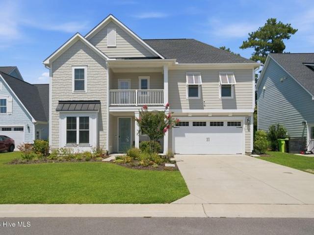 100 Daylight Dr, Hampstead, NC 28443