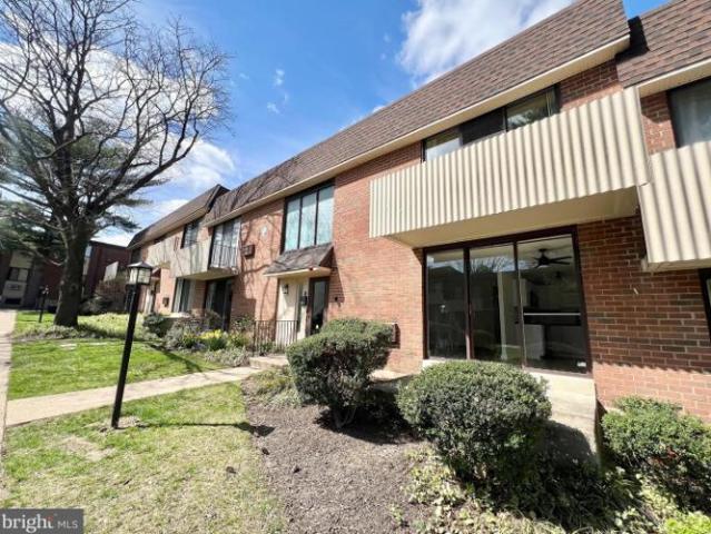 100 E Glenolden Ave #P6, Glenolden, PA 19036