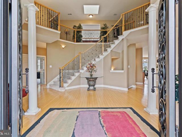 100 E Holland Road