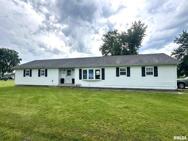 100 E Hughes St, Murrayville, IL 62668