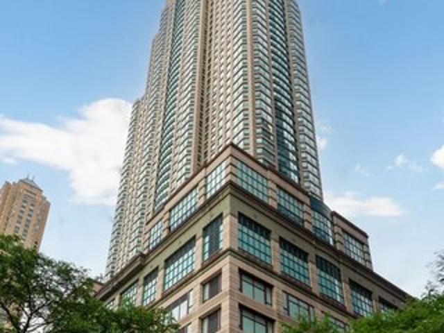100 E Huron St Apt 1506, Chicago, IL 60611