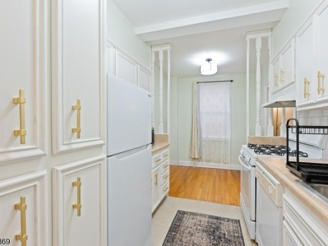 100 E Palisade Ave