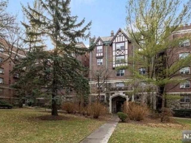 100 E Palisade Ave #C43, Englewood, NJ 07631