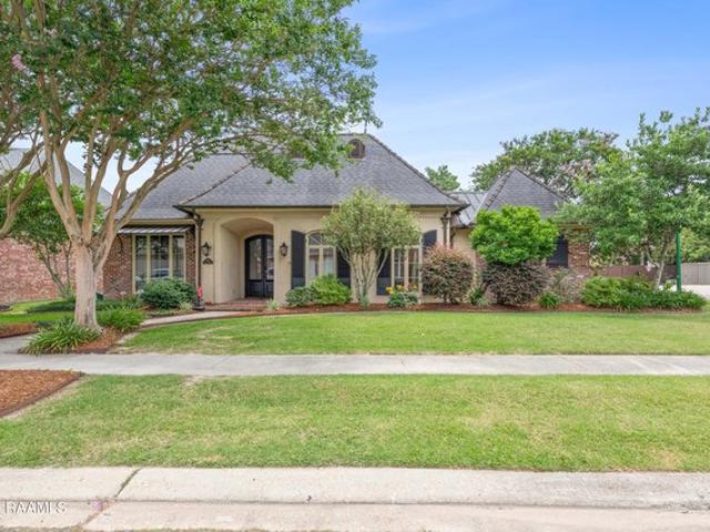 100 Emily Cir, Lafayette, LA 70508
