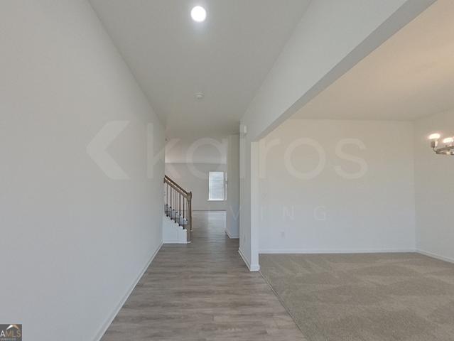 100 English Oak Lane