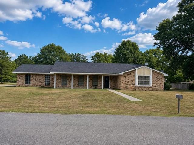 100 Elizabeth Cir, Petal, MS 39465