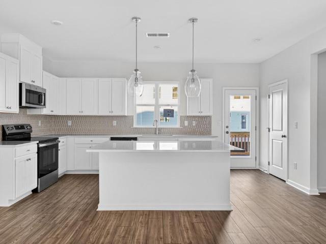100 Epperly Way