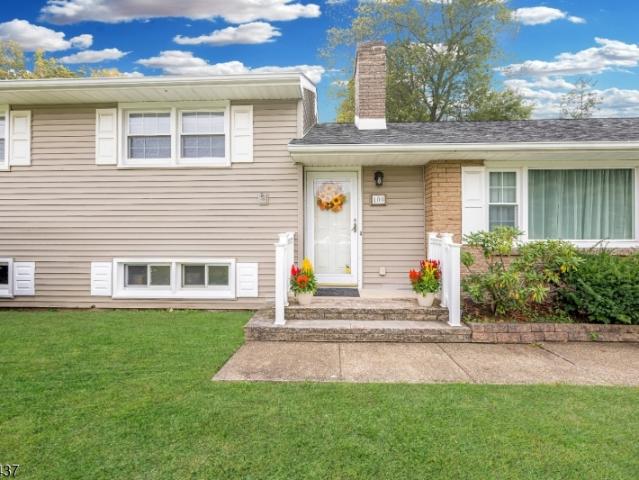100 Eyland Ave, Succasunna, NJ 07876 | MLS #4012 | Compass