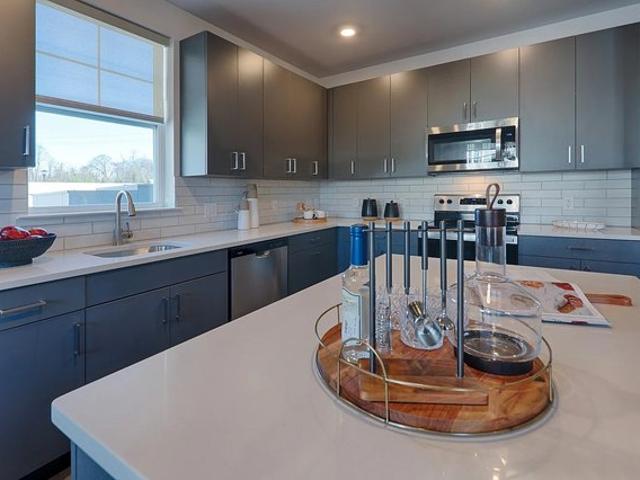 100 Forge Cir, Pennington, NJ 08534