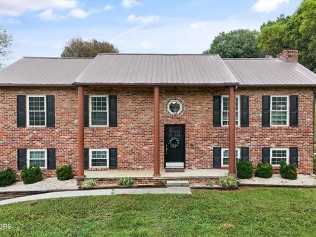 100 Foster Dr, Lenoir City, TN 37772