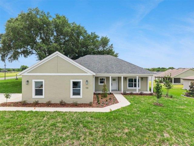 100 Fairway Cir, Umatilla, FL 32784
