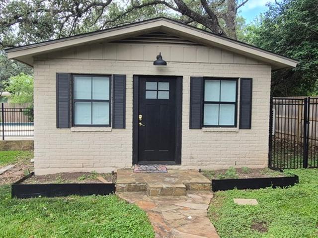 100 Fleetwood Dr