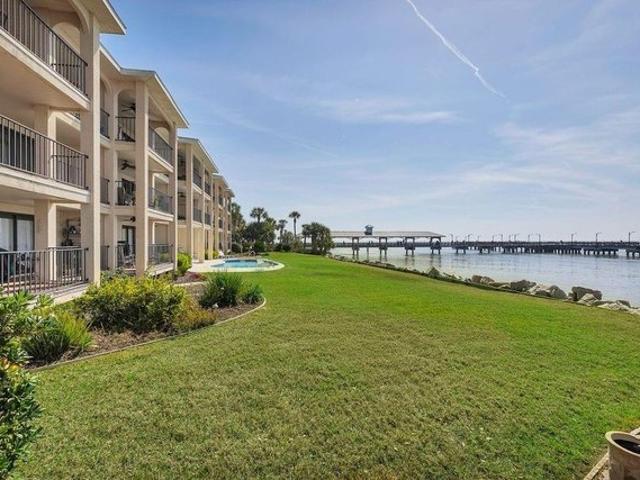 100 Floyd St Unit 201, Saint Simons Island, GA 31522